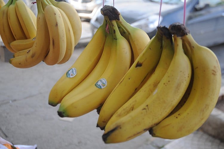 رزيق: الظروف الدولية ساهمت في رفع سعر "الموز" في السوق - EDDIWAN