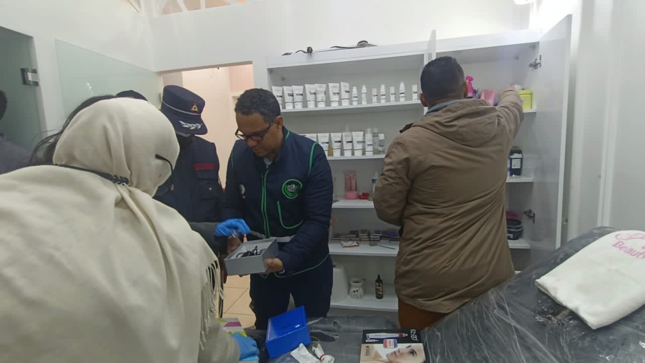 وهران: عيادات تسيرها "حفافات" و"مبتدئات" برتبة دكتورة! - EDDIWAN