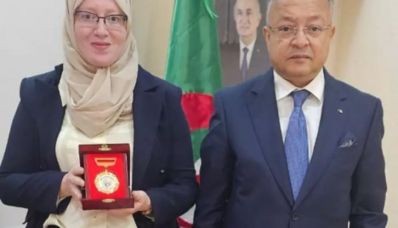 وزير التعليم العالي يُكرّم الباحثة الجزائرية أمينة شحطو - EDDIWAN