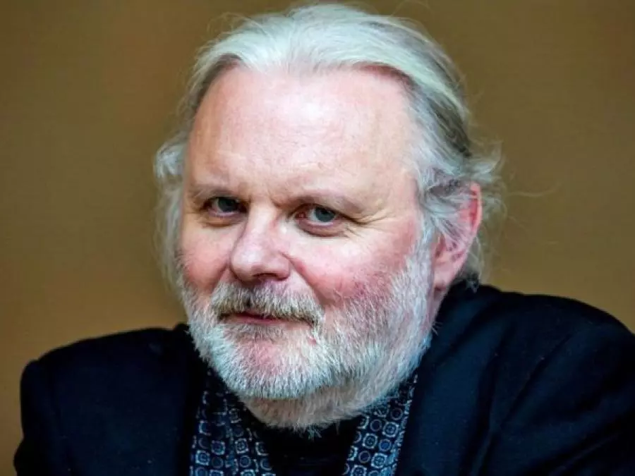 الروائي النرويجي "جون فوس" يفوز بجائزة نوبل للأدب - EDDIWAN