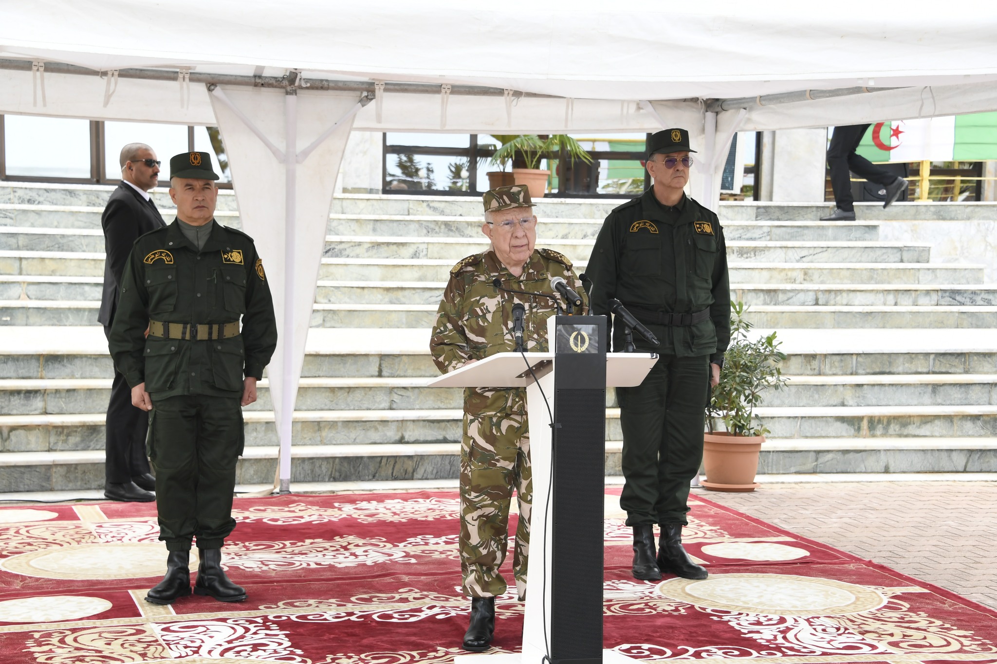 الفريق أول شنقريحة: أعداء الشعب الجزائري لم يهضموا إلى حد الآن استقلاله - EDDIWAN